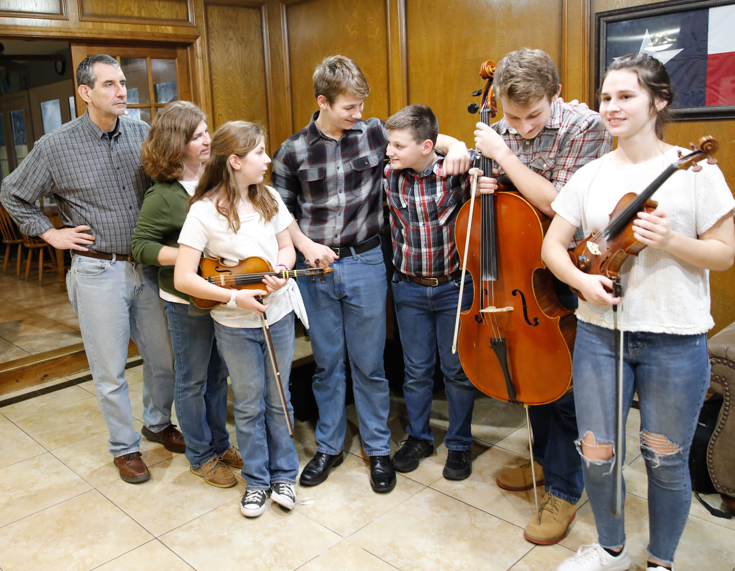 Family Affair: The Fiddling Dunnes of the Texas Coast – The Post Newspaper