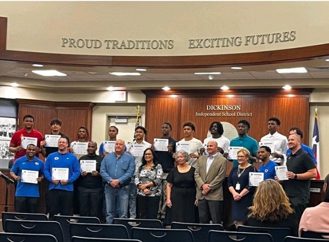 Dickinson ISD honored the Gators boys’ basketball team – The Post Newspaper